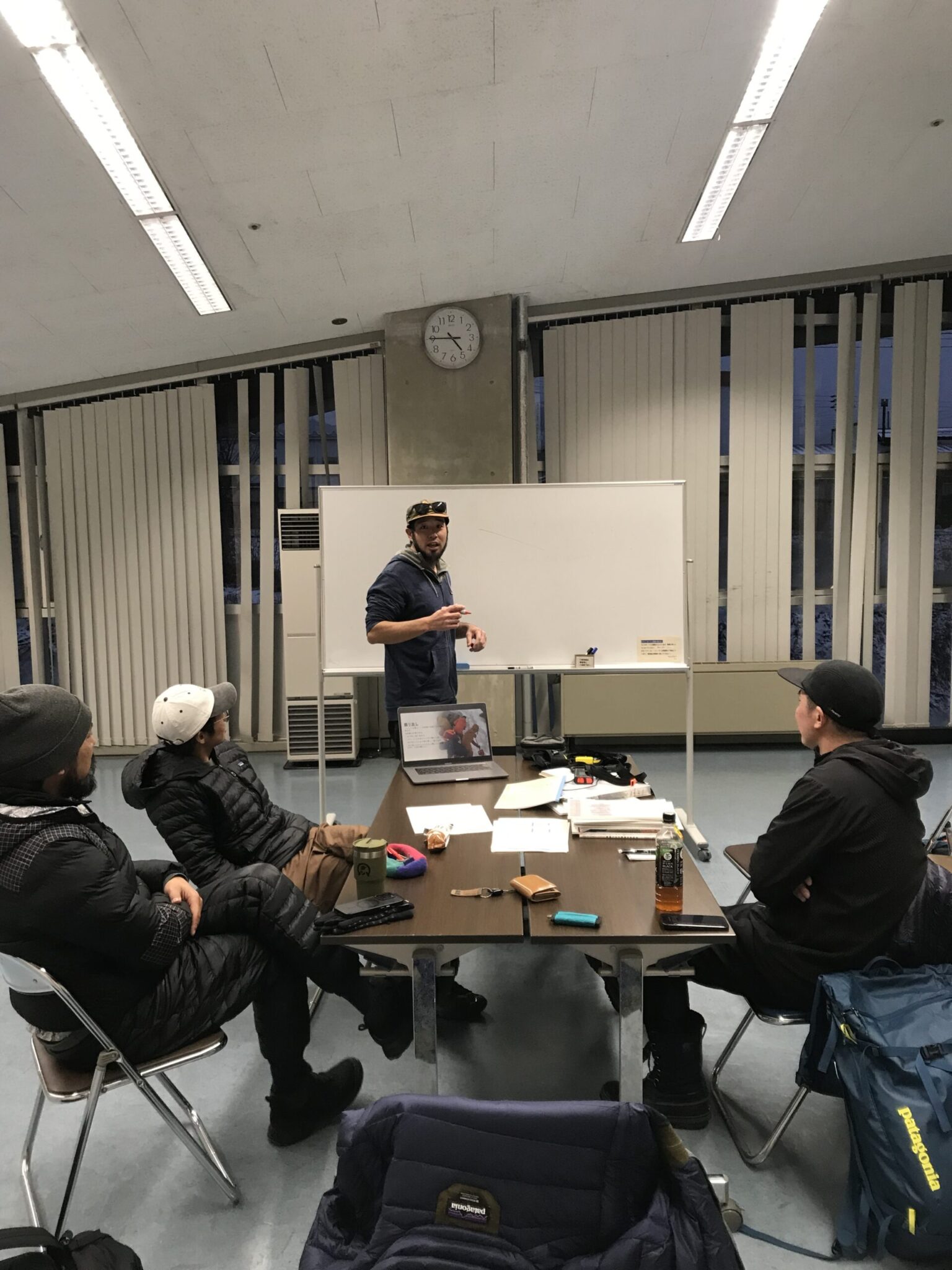 GUIDE 紹介 – Locus Guide Service